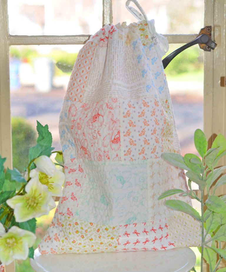 PATCHWORK TRAVEL DRAWSTRING BAG: FREE PDF PATTERN | Fresh Figs