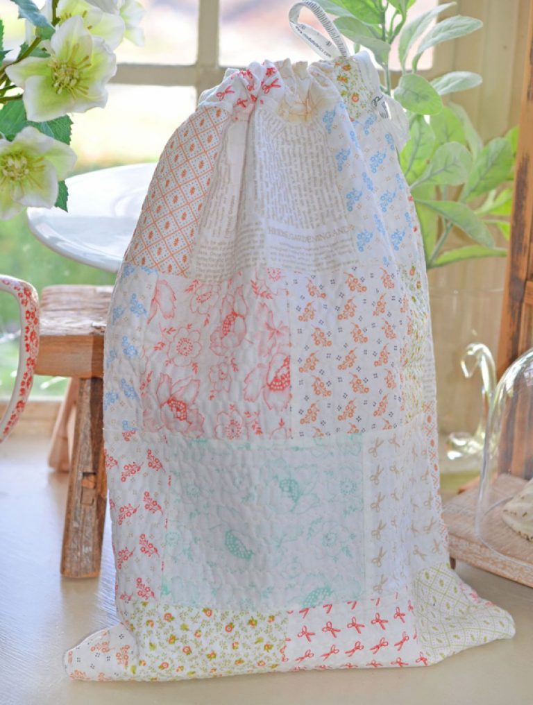 PATCHWORK TRAVEL DRAWSTRING BAG: FREE PDF PATTERN | Fresh Figs